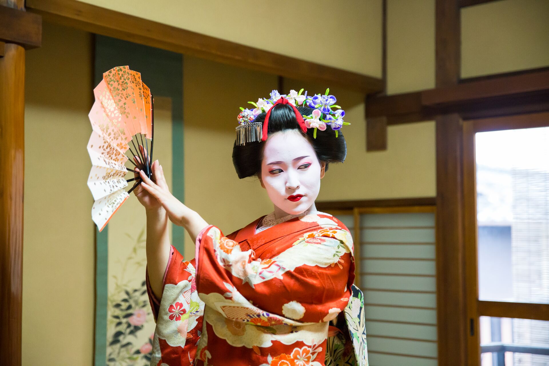 The timeless elegance of Japan: admire geisha in Kyoto
